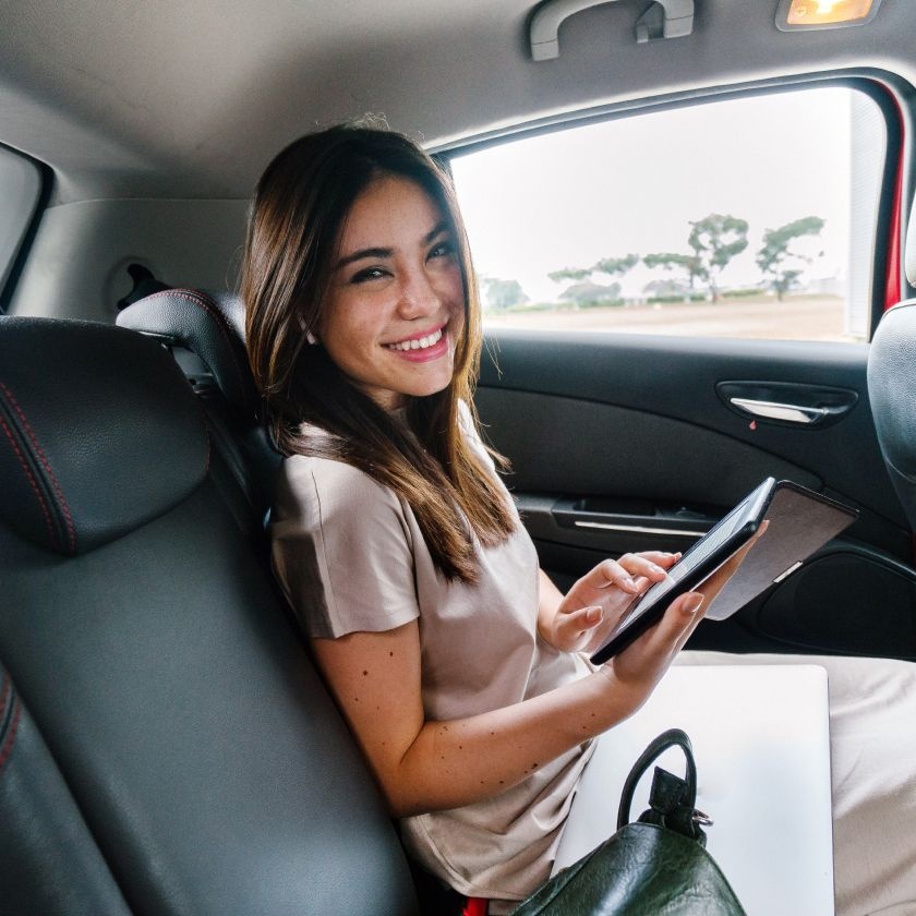 Explore this world together with Lolo